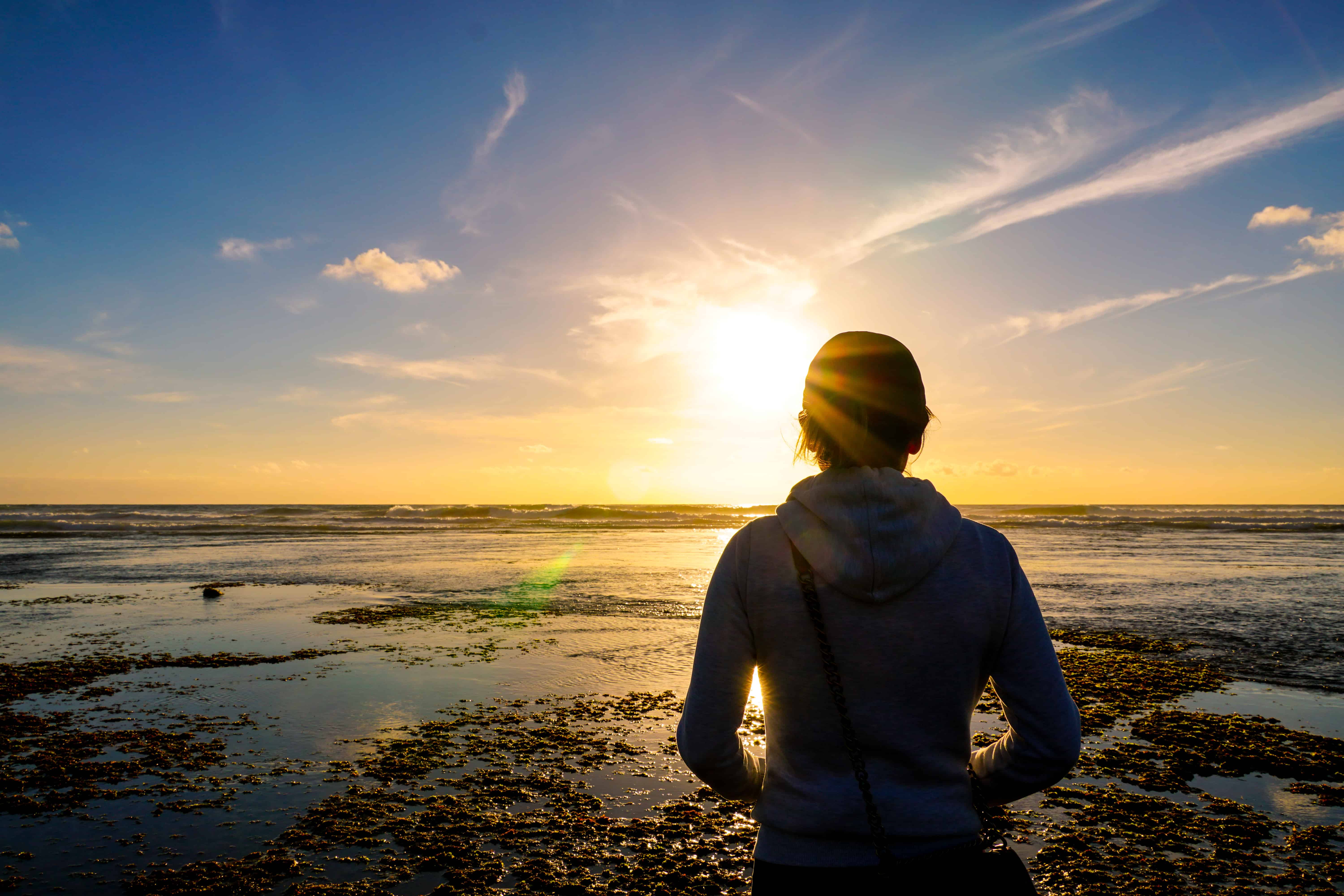 Sun Gazing - How to Do it, Risks & Alternatives