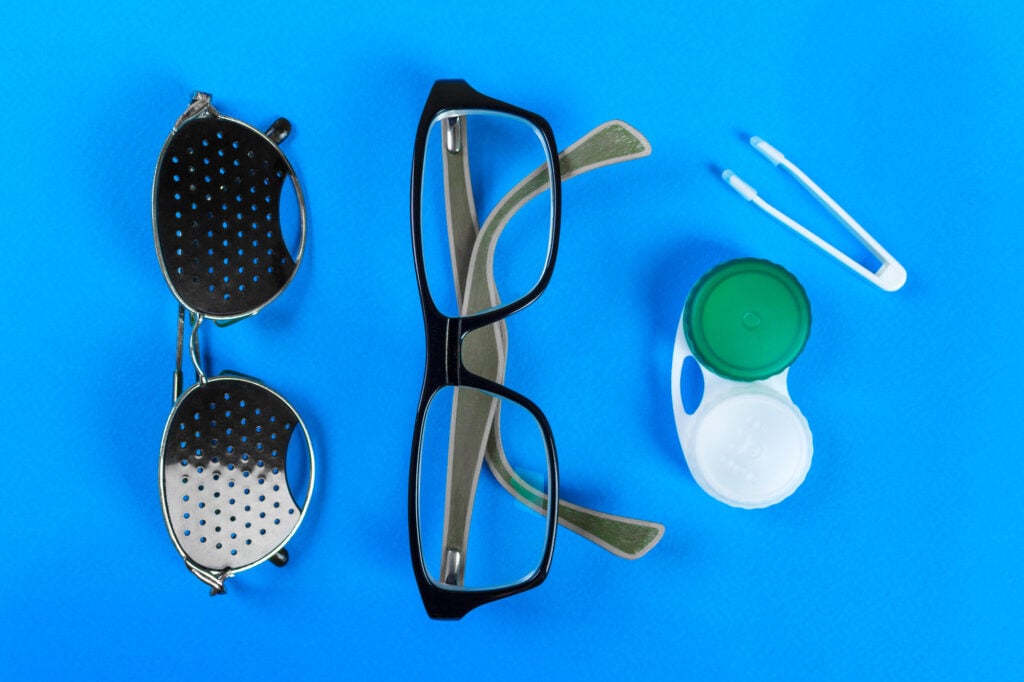 What are Pinhole Glasses? Who Can They Help?